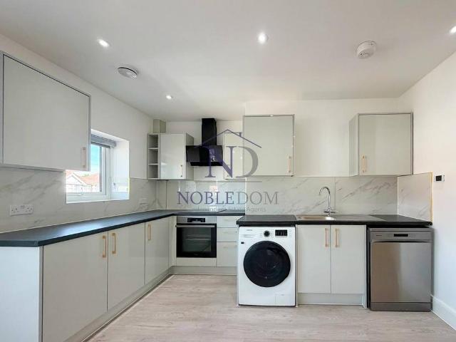 Parkfield Road, Feltham, TW13 2 bed flat to rent £2,200 pcm £508 pw