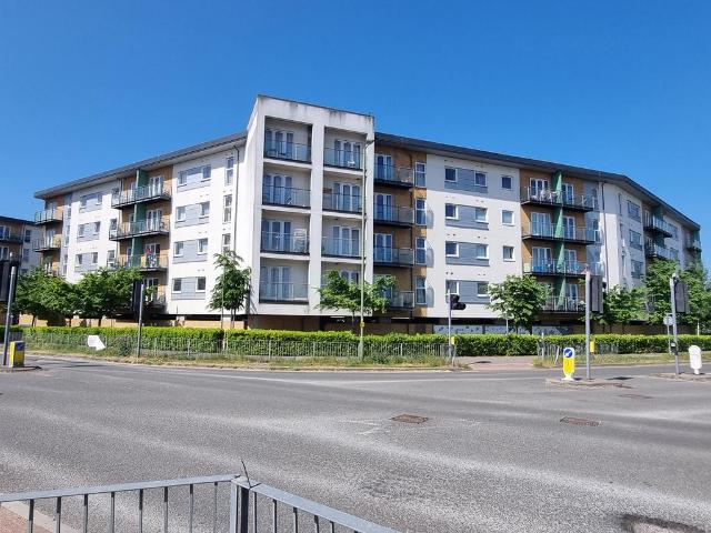 Parkhouse Court, HATFIELD, AL10 2 bed apartment to rent £1,475 pcm £340 pw