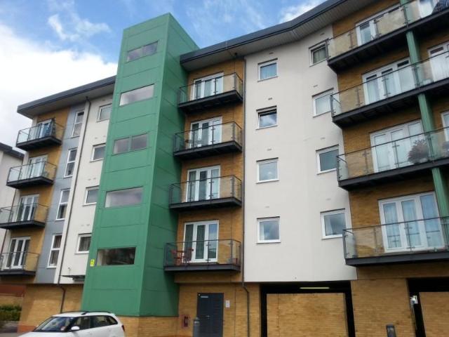 Parkhouse Court, Hatfield AL10 2 bed apartment to rent £1,650 pcm £381 pw