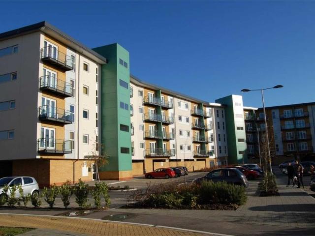 Parkhouse Court, Hatfield AL10, 2 bed flat to rent, £1,500 pcm | PrimeLocation