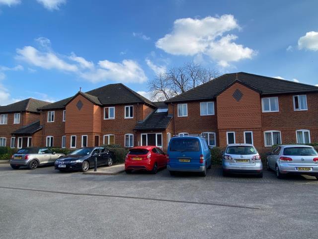 Parkhouse Lane, Reading, Berkshire, RG30 2 bed flat to rent £1,450 pcm £335 pw