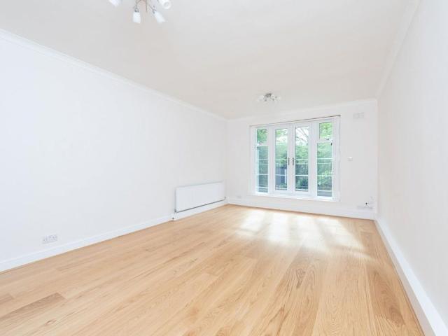 Parkhill Road, Belsize Park, London NW3, 2 bed flat to rent, £3,700 pcm | PrimeLocation