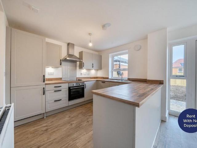 Parkin Close, Aylesford, Kent, ME20 4 bed detached house to rent £2,350 pcm £542 pw