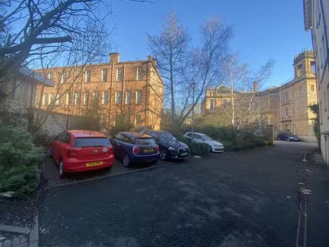 Parking for rent in 20 Eldon Street, Glasgow, G3