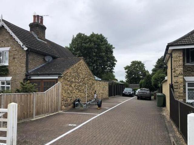 Parking Space,glebeland Gardens, Parking For Rent