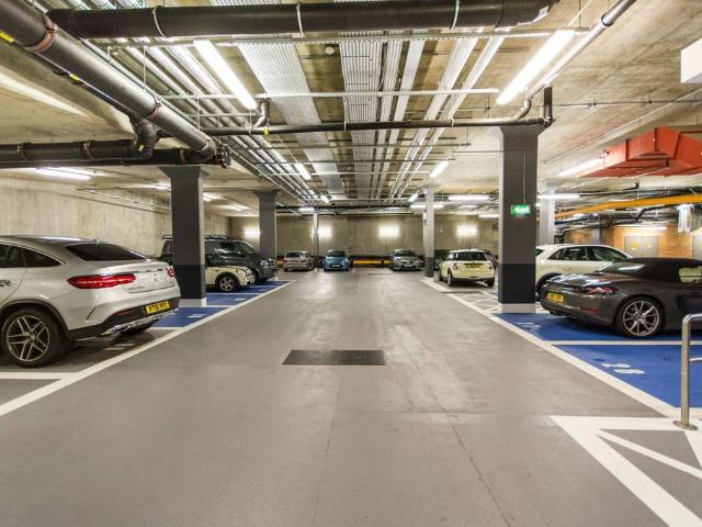 Parking to rent
