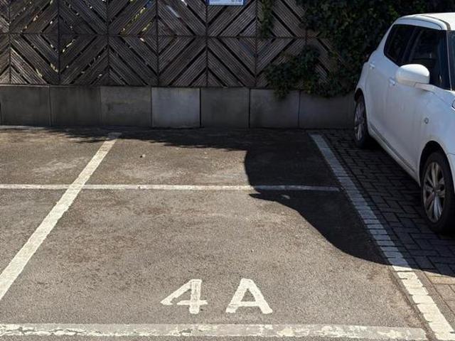 Parking to rent