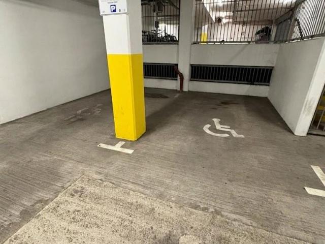 Parking to rent
