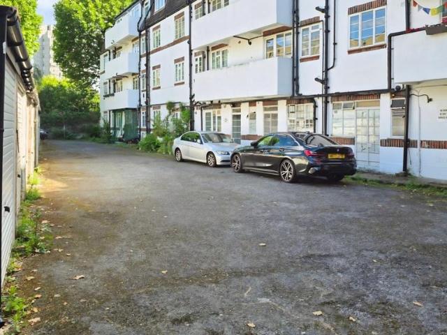 Parking to rent
