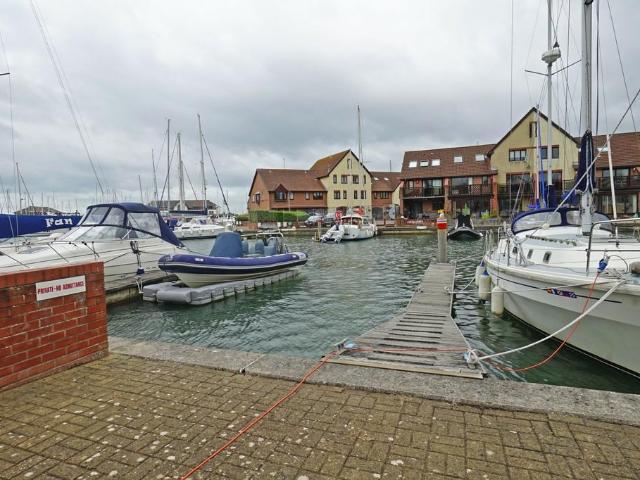 Parking to rent