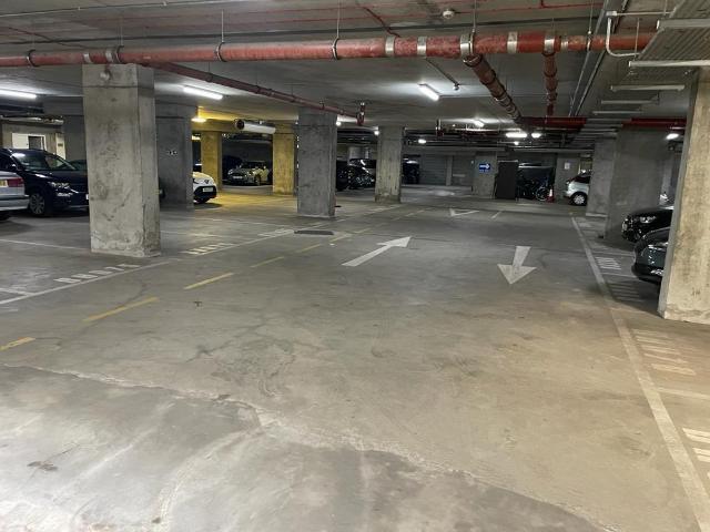 Parking to rent