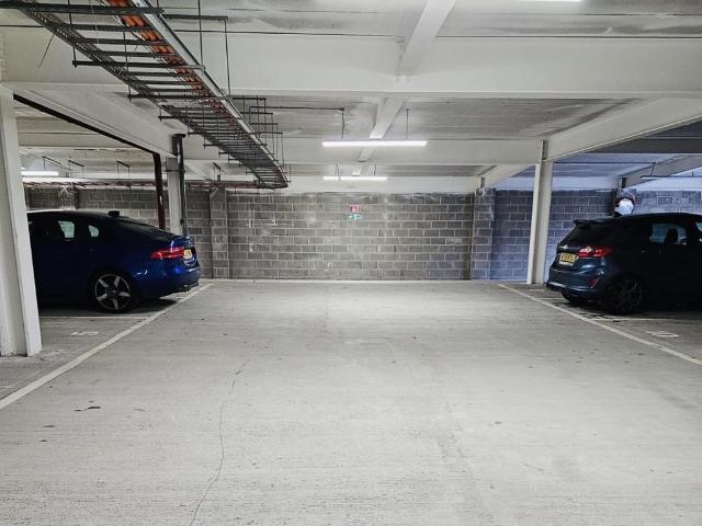 Parking to rent