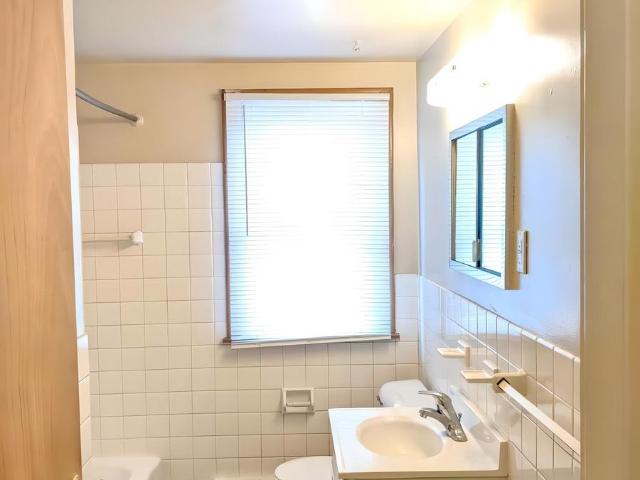 Parklawn 2 Bedroom Apartment for Rent at 1267 Cook Ave E, St. Paul, MN 55106 Payne Phalen