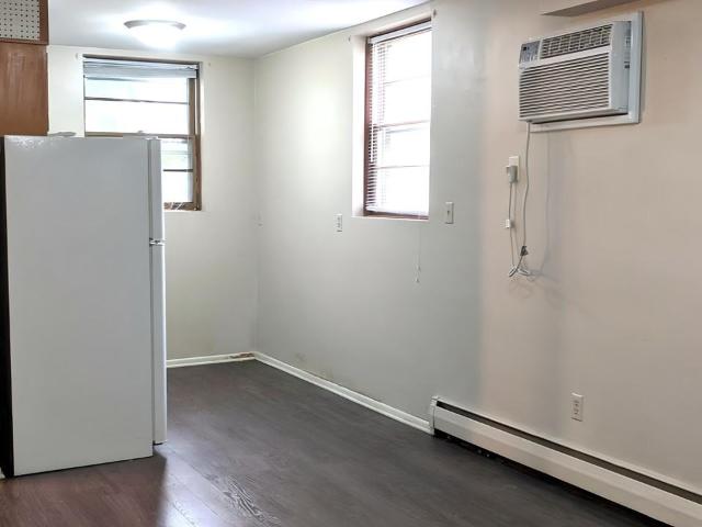 Parklawn 2 Bedroom Apartment for Rent at 1270 Magnolia Ave E, St. Paul, MN 55106 Payne Phalen
