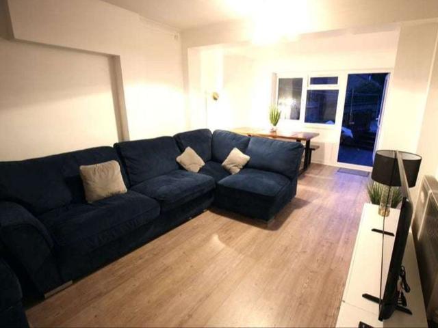 Parkland Drive Room 1