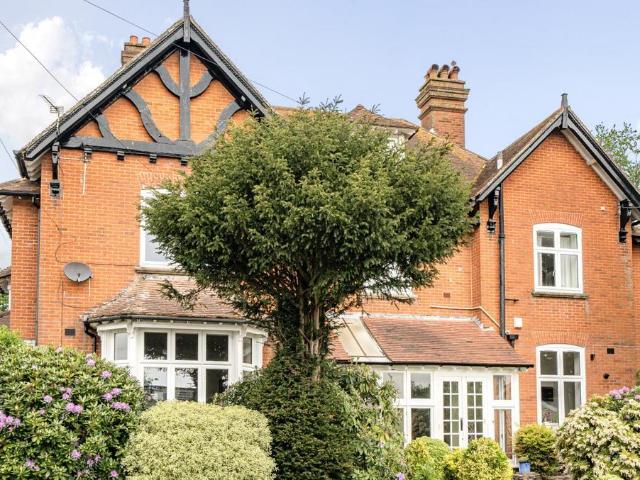 Parklands Close, Chandlers Ford. 1 bed flat to rent £1,050 pcm £242 pw