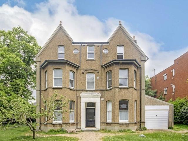 Parklands, KT5, London