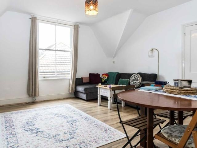 Parklands, KT5, London