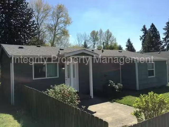Parkland/Tacoma AVAILABLE NOW! 3bdr 2bath home w/ Large 2 car.