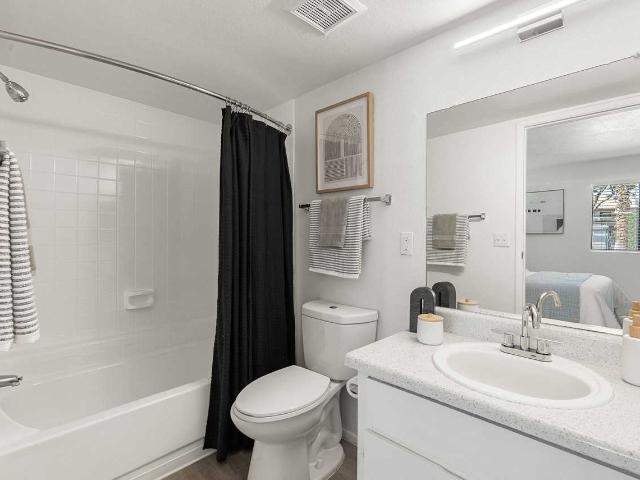 Parklane Commons 2 Bedroom Apartment for Rent at 1283 W Parklane Blvd, Chandler, AZ 85224
