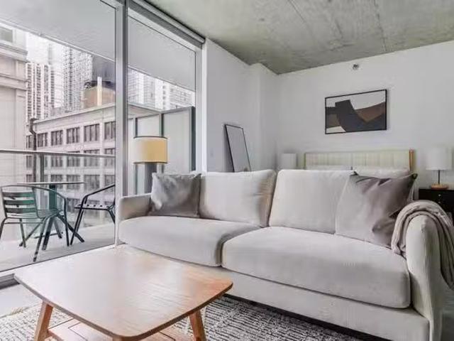 Parkline, 60 East Randolph St, The Loop Studio 1 Bath