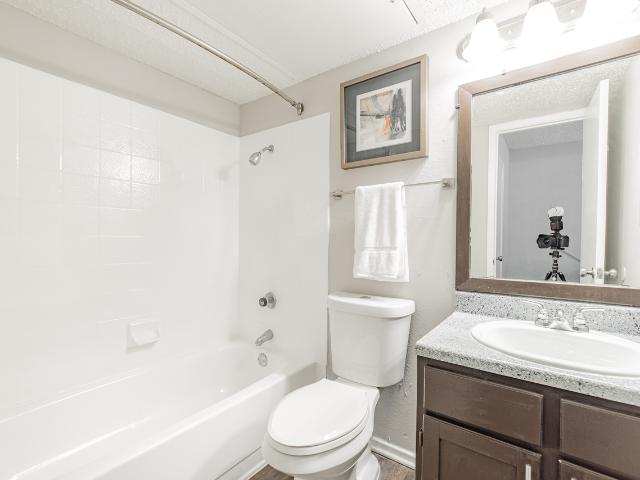 Parks at Walnut 1 Bedroom Apartment for Rent at 10000 Walnut St, Dallas, TX 75243