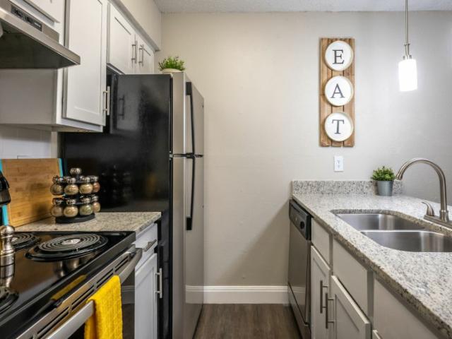 Parks at Walnut Studio Apartment for Rent at 10000 Walnut St, Dallas, TX 75243
