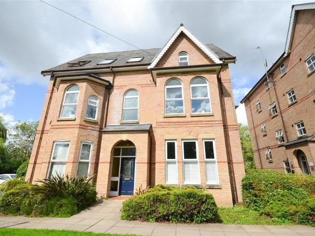 Parkside, 193 Hart Road, Fallowfield. 2 bed apartment to rent £1,125 pcm £260 pw