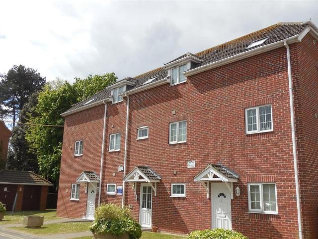 Parkside Walk, New Milton BH25, 1 bed flat to rent, £895 pcm | PrimeLocation