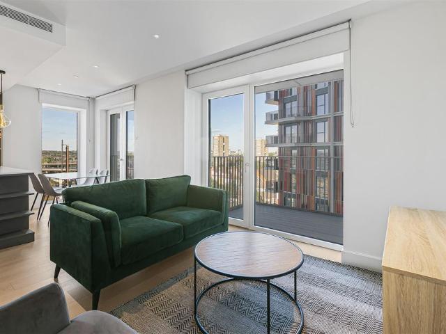 Parkside Apartments, Cascade Way, London
