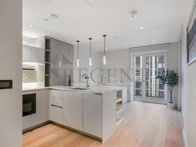 Parkside Apartments, Cascade Way, W12 Studio to rent £2,850 pcm £658 pw