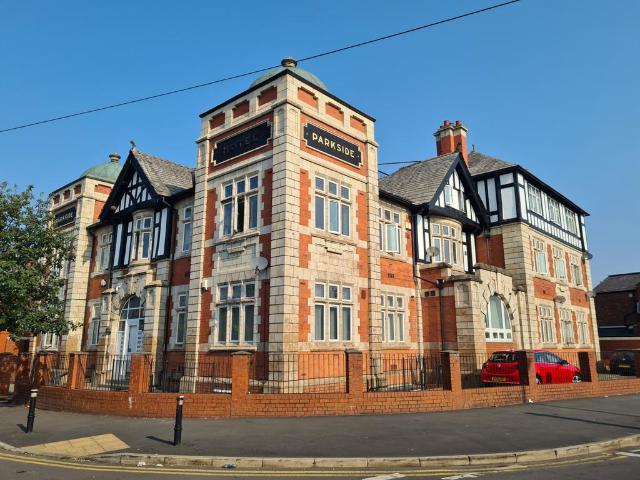 Parkside Apartments, lloyd Street. 2 bed apartment to rent £1,000 pcm £231 pw