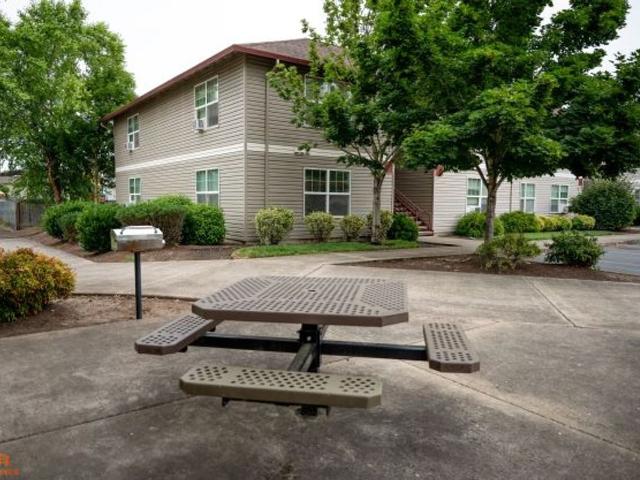 Parkside Apartments 1 Bedroom Apartment for Rent at 300 Sand Ridge Ct, Lebanon, OR 97355