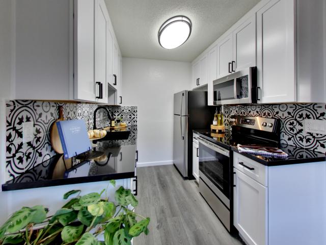 PARKSIDE APARTMENTS