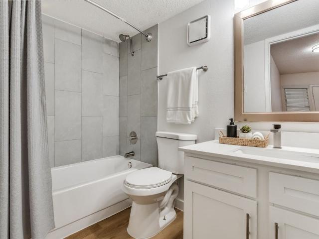 PARKSIDE ARLINGTON 1 Bedroom Apartment for Rent at 812 Cooper Square Cir, Arlington, TX 76013 South Davis
