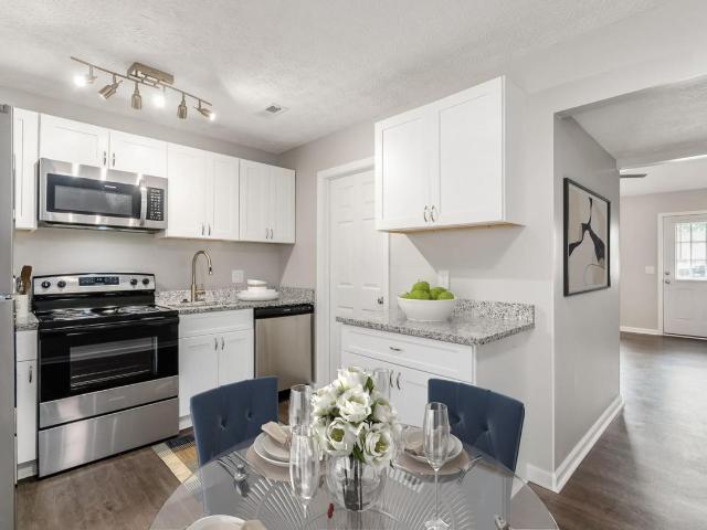 Parkside at Maple Canyon 2 Bedroom Apartment for Rent at 2115 Jewett Dr, Columbus, OH 43229 Northgate