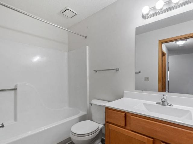 Parkside at Medicine Lake 2 Bedroom Apartment for Rent at 12105 41st Ave N, Plymouth, MN 55441