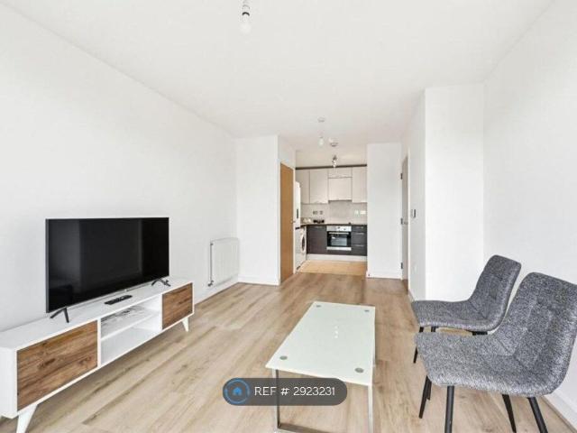 Parkside Court, London E16, 1 bed flat to rent, £1,830 pcm | PrimeLocation