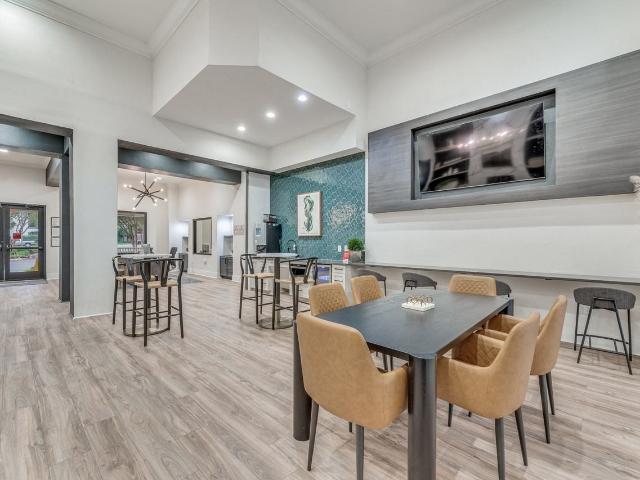 Parkside Crossing 1 Bedroom Apartment for Rent at 3400 Shoreline Dr, Austin, TX 78728