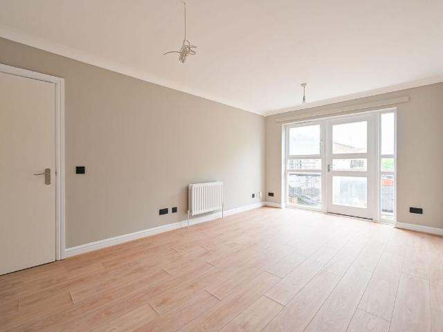 Parkside Crescent, Finsbury Park, London N7, 2 bed flat to rent, £2,400 pcm | PrimeLocation