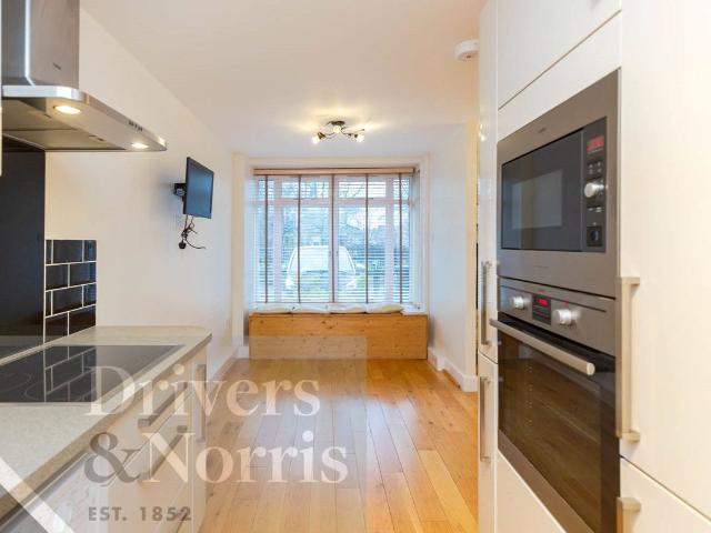 Parkside Crescent, Islington, Holloway, London N7, 2 bed terraced house to rent, £2,250 pcm | PrimeLocation