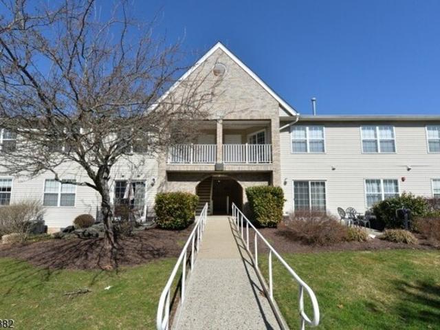 Parkside Ct, Wayne, Condo For Sale