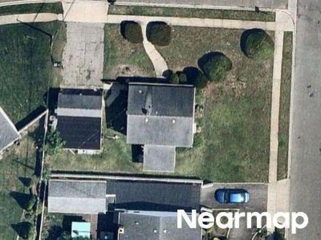 Parkside Dr N