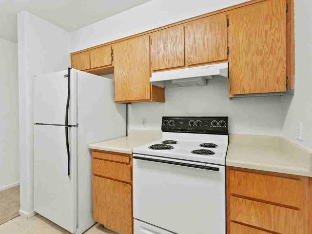Parkside Glen 2 Bedroom Apartment for Rent at 810 Hillsdale Ave, San Jose, CA 95136