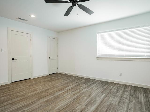 Parkside Green at Bishop Ridge Studio Apartment for Rent at 523 N Ewing Ave, Dallas, TX 75203 Lake Cliff
