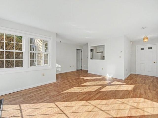 Parkside Rd Unit,new London, Condo For Sale