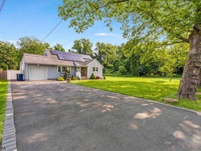 Parkside Rd, Plainfield, Home For Sale