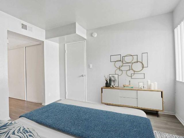 Parkwood Apartments Studio Apartment for Rent at 18540 Collins St, Los Angeles, CA 91356 Tarzana