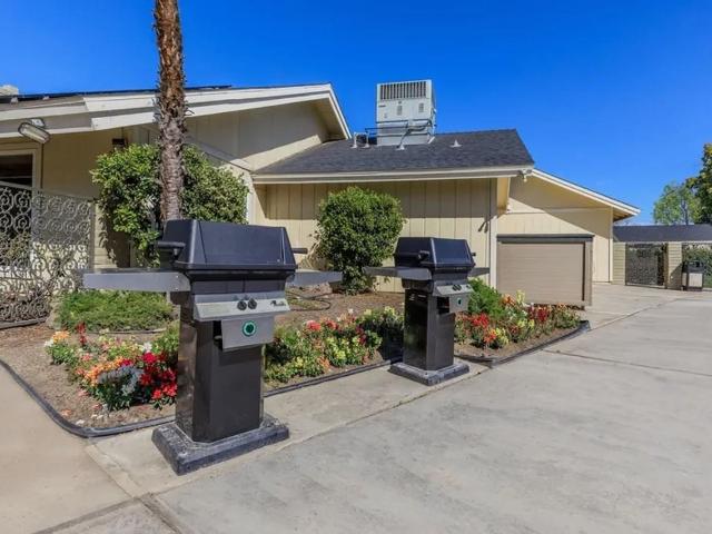 Parkwood Apartments 1 Bedroom Apartment for Rent at 4918 N 9th St, Fresno, CA 93726