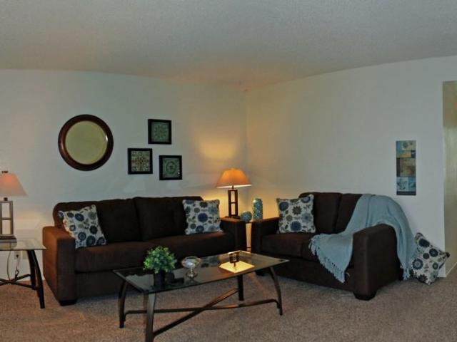 PARKWOOD APARTMENTS 2 Bedroom Apartment for Rent at 3401 Wible Rd, Bakersfield, CA 93309